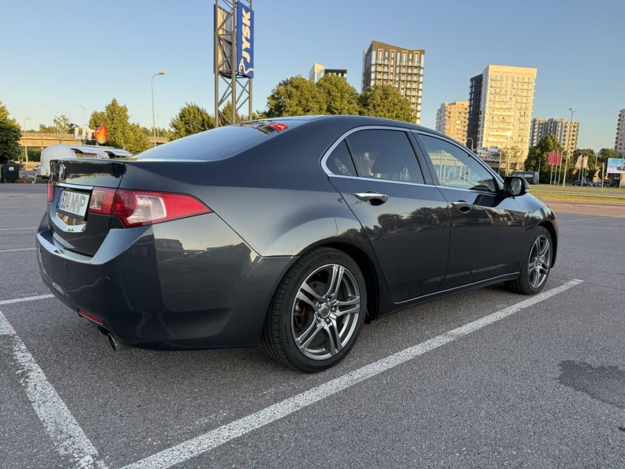 Honda Accord 2011 in Tallinn, with an engine capacity of 2.00 L and mileage of 234 thousand km for 4900 €, photo 17 on AUTOMOTO.COM.LV