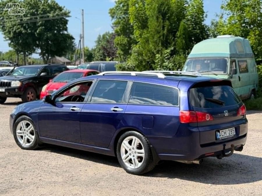 Honda Accord 2004 in Silute, with an engine capacity of 2.40 L and mileage of 400 thousand km for 1100 €, photo 4 on AUTOMOTO.COM.LV