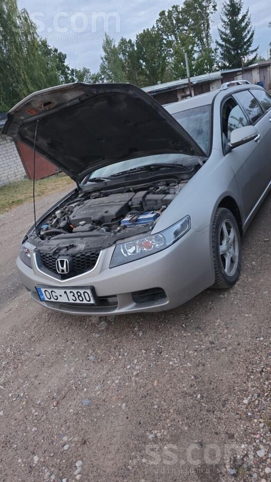Honda Accord 2004 in Tukums, with an engine capacity of 2.20 L and mileage of 371 thousand km for 800 €, photo 1 on AUTOMOTO.COM.LV