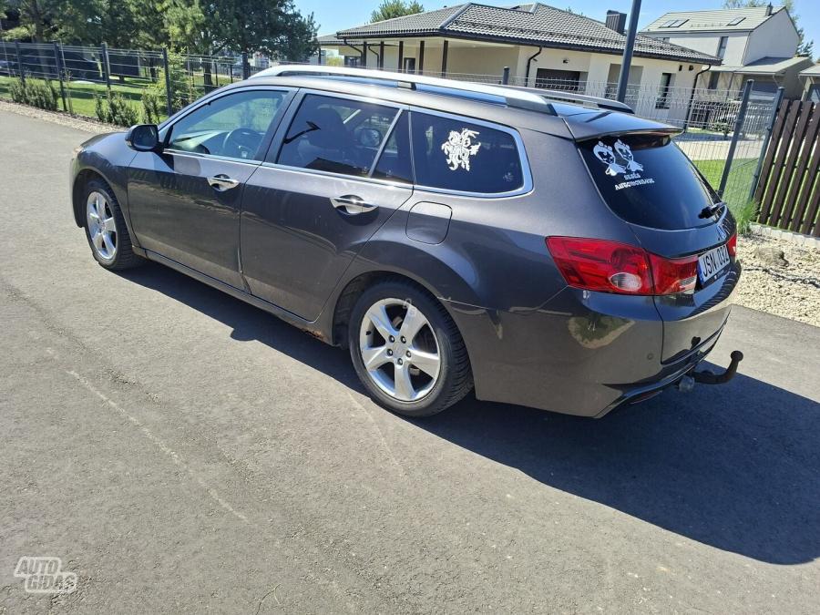 Honda Accord 2011 in Vilnius, with an engine capacity of 2.20 L and mileage of 380 thousand km for 2000 €, photo 4 on AUTOMOTO.COM.LV