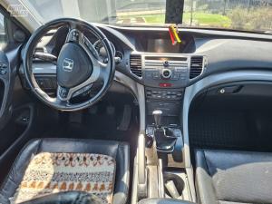 Honda Accord 2011 in Vilnius, with an engine capacity of 2.20 L and mileage of 380 thousand km for 2000 €, photo 13 on AUTOMOTO.COM.LV