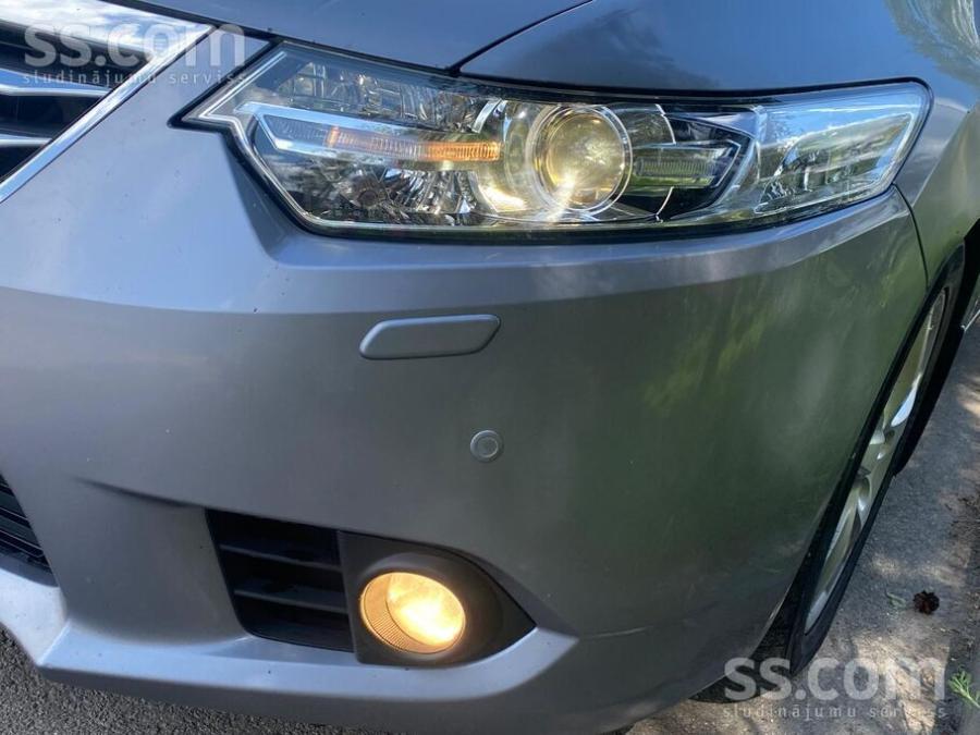 Honda Accord 2012 in Riga, with an engine capacity of 2.20 L and mileage of 334 thousand km for 3800 €, photo 1 on AUTOMOTO.COM.LV
