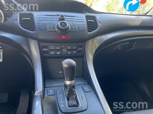 Honda Accord 2012 in Riga, with an engine capacity of 2.20 L and mileage of 334 thousand km for 3800 €, photo 5 on AUTOMOTO.COM.LV