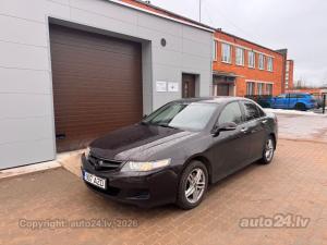 Violets Honda Accord 2006 Sillamē, ar dzinēja tilpumu 2.00 L un nobraukumu 220 tūkst. km par 2500 €, foto  vietnē AUTOMOTO.COM.LV