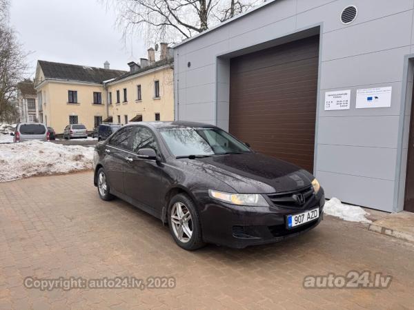 Violet Honda Accord 2006 in Sillamae, with an engine capacity of 2.00 L and mileage of 220 thousand km for 2500 €, photo 2 on AUTOMOTO.COM.LV