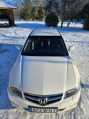 White Honda Accord 2007 in Tallinn, with an engine capacity of 2.00 L and mileage of 218 thousand km for 1200 €, photo 19 on AUTOMOTO.COM.LV
