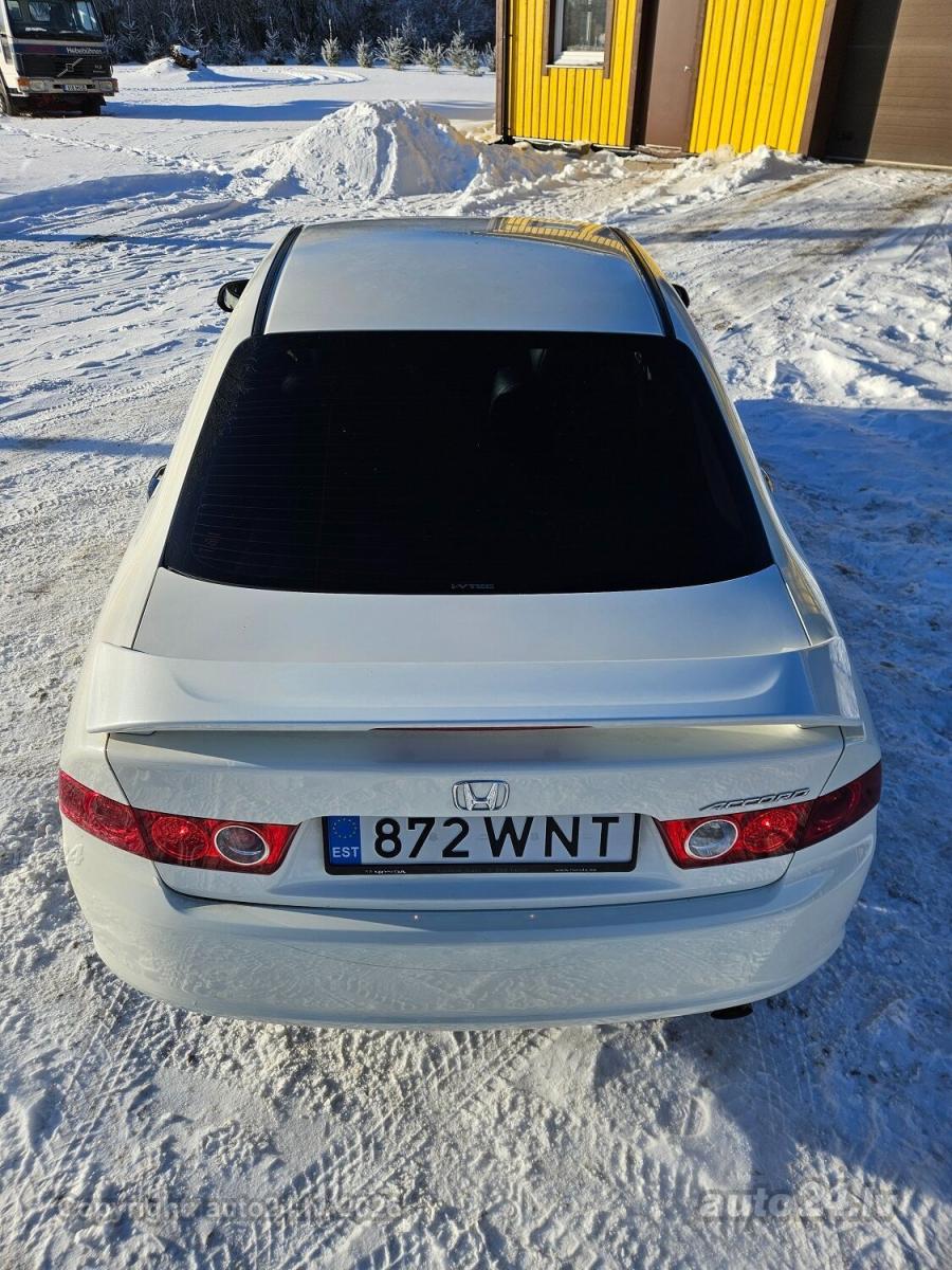 White Honda Accord 2007 in Tallinn, with an engine capacity of 2.00 L and mileage of 218 thousand km for 1200 €, photo 20 on AUTOMOTO.COM.LV