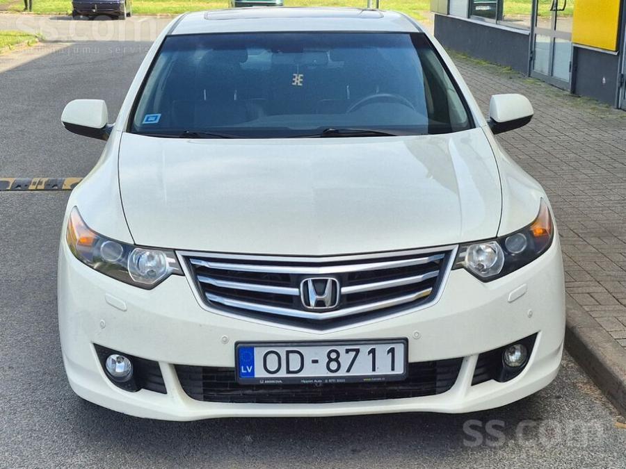 Balts Honda Accord 2008 Rīga, ar dzinēja tilpumu 2.40 L un nobraukumu 0 tūkst. km par 1650 €, foto 4 vietnē AUTOMOTO.COM.LV