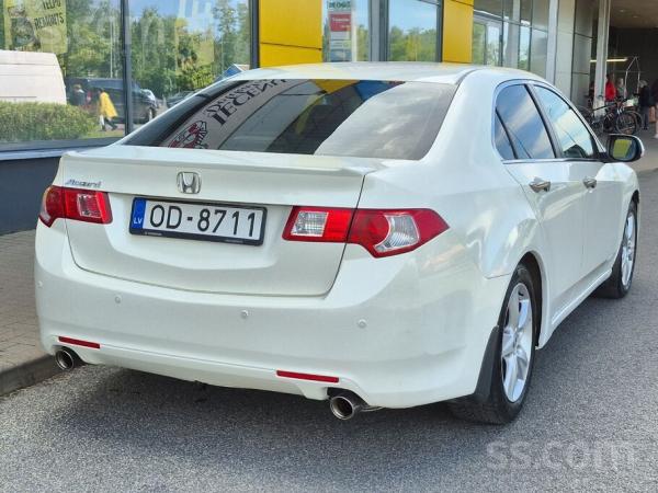 Balts Honda Accord 2008 Rīga, ar dzinēja tilpumu 2.40 L un nobraukumu 0 tūkst. km par 1650 €, foto 5 vietnē AUTOMOTO.COM.LV