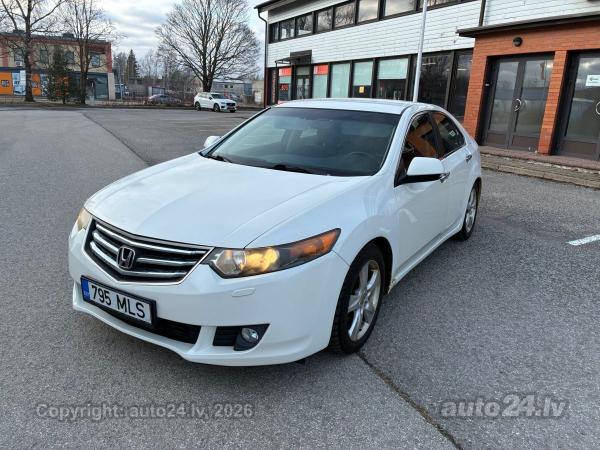White Honda Accord 2008 in Parnu, with an engine capacity of 2.00 L and mileage of 254 thousand km for 2200 €, photo 2 on AUTOMOTO.COM.LV
