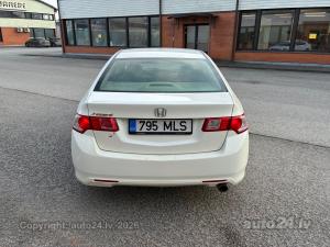 Balts Honda Accord 2008 Pērnava, ar dzinēja tilpumu 2.00 L un nobraukumu 254 tūkst. km par 2200 €, foto 5 vietnē AUTOMOTO.COM.LV