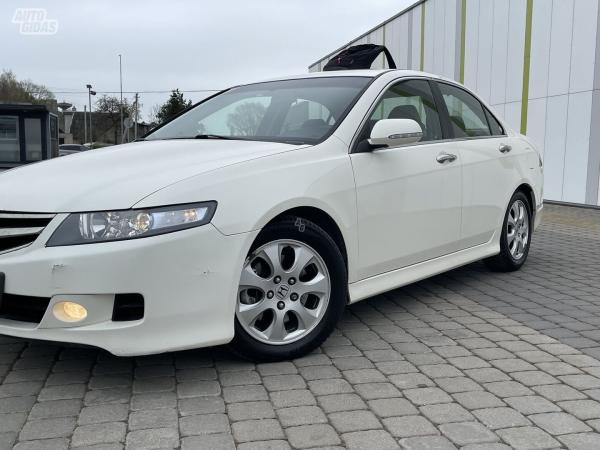 White Honda Accord 2008 in Vilnius, with an engine capacity of 2.20 L and mileage of 300 thousand km for 2000 €, photo 1 on AUTOMOTO.COM.LV