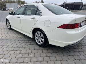 White Honda Accord 2008 in Vilnius, with an engine capacity of 2.20 L and mileage of 300 thousand km for 2000 €, photo 3 on AUTOMOTO.COM.LV