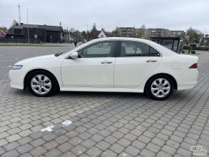 White Honda Accord 2008 in Vilnius, with an engine capacity of 2.20 L and mileage of 300 thousand km for 2000 €, photo 4 on AUTOMOTO.COM.LV
