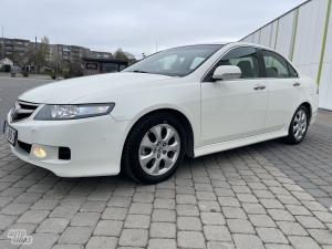 White Honda Accord 2008 in Vilnius, with an engine capacity of 2.20 L and mileage of 300 thousand km for 2000 €, photo 5 on AUTOMOTO.COM.LV