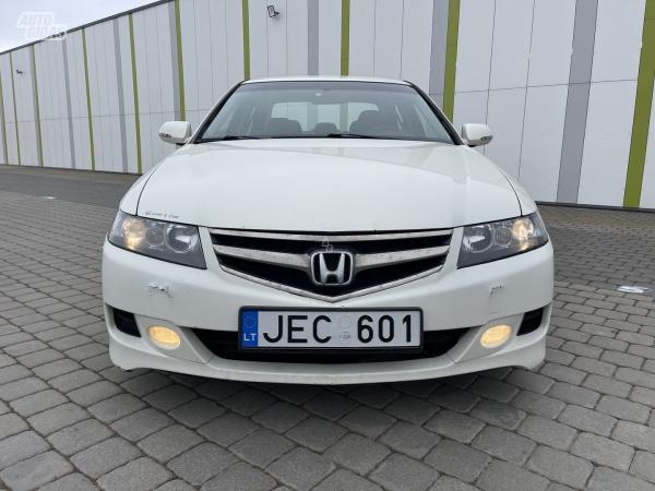 White Honda Accord 2008 in Vilnius, with an engine capacity of 2.20 L and mileage of 300 thousand km for 2000 €, photo 7 on AUTOMOTO.COM.LV