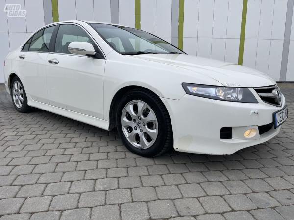 White Honda Accord 2008 in Vilnius, with an engine capacity of 2.20 L and mileage of 300 thousand km for 2000 €, photo 8 on AUTOMOTO.COM.LV