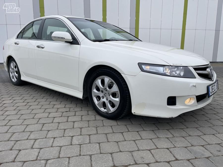 White Honda Accord 2008 in Vilnius, with an engine capacity of 2.20 L and mileage of 300 thousand km for 2000 €, photo 9 on AUTOMOTO.COM.LV