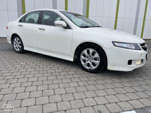 White Honda Accord 2008 in Vilnius, with an engine capacity of 2.20 L and mileage of 300 thousand km for 2000 €, photo 10 on AUTOMOTO.COM.LV