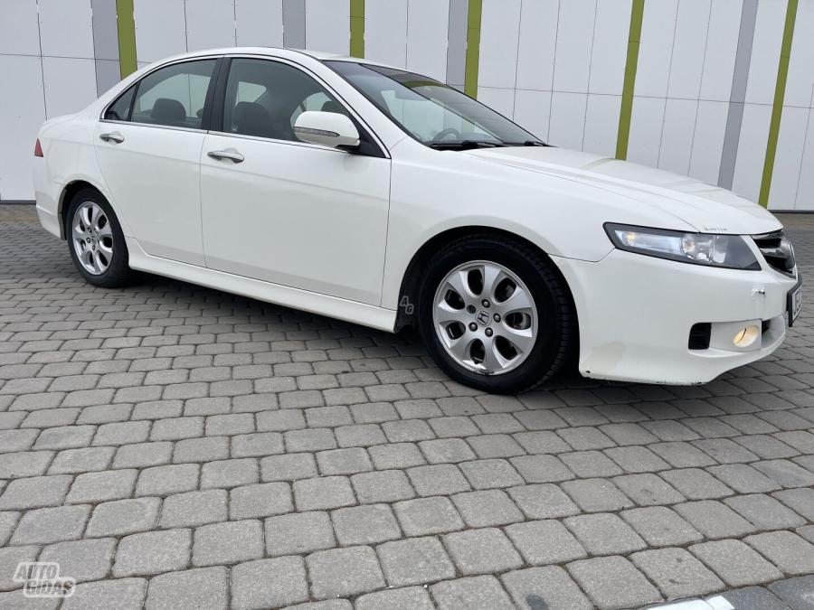 White Honda Accord 2008 in Vilnius, with an engine capacity of 2.20 L and mileage of 300 thousand km for 2000 €, photo 10 on AUTOMOTO.COM.LV