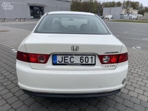 White Honda Accord 2008 in Vilnius, with an engine capacity of 2.20 L and mileage of 300 thousand km for 2000 €, photo 13 on AUTOMOTO.COM.LV