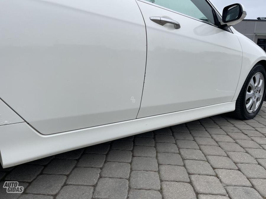 White Honda Accord 2008 in Vilnius, with an engine capacity of 2.20 L and mileage of 300 thousand km for 2000 €, photo 16 on AUTOMOTO.COM.LV