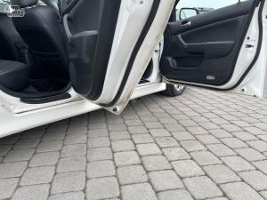 White Honda Accord 2008 in Vilnius, with an engine capacity of 2.20 L and mileage of 300 thousand km for 2000 €, photo 17 on AUTOMOTO.COM.LV
