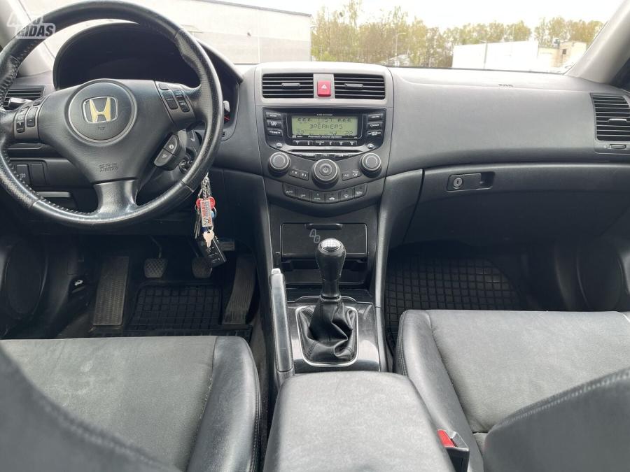 White Honda Accord 2008 in Vilnius, with an engine capacity of 2.20 L and mileage of 300 thousand km for 2000 €, photo 22 on AUTOMOTO.COM.LV