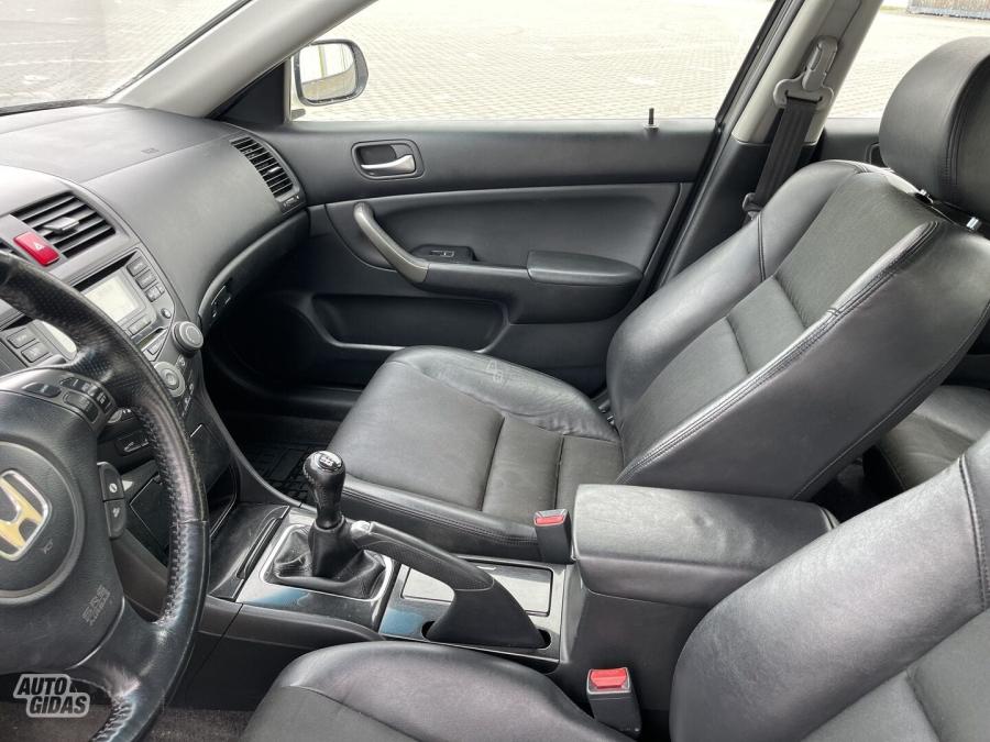 White Honda Accord 2008 in Vilnius, with an engine capacity of 2.20 L and mileage of 300 thousand km for 2000 €, photo 24 on AUTOMOTO.COM.LV