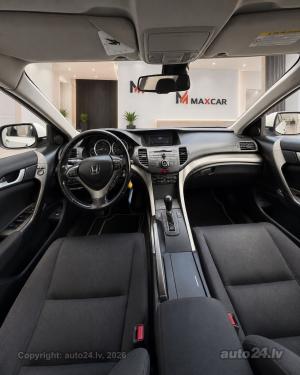 White Honda Accord 2008 in Tallinn, with an engine capacity of 2.00 L and mileage of 378 thousand km for 1999 €, photo 4 on AUTOMOTO.COM.LV