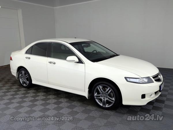 White Honda Accord 2008 in Tallinn, with an engine capacity of 2.00 L and mileage of 189 thousand km for 2299 €, photo 1 on AUTOMOTO.COM.LV
