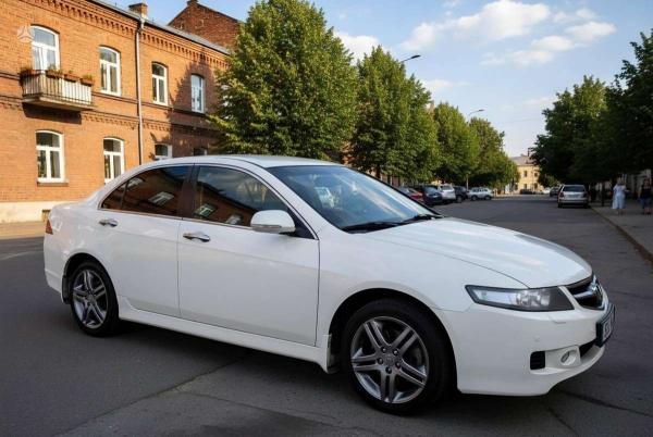 Balts Honda Accord 2008 Šauļi, ar dzinēja tilpumu 2.00 L un nobraukumu 191 tūkst. km par 3750 €, foto 1 vietnē AUTOMOTO.COM.LV
