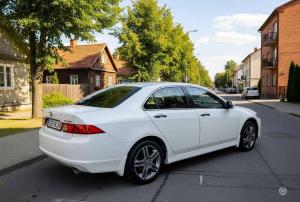 Balts Honda Accord 2008 Šauļi, ar dzinēja tilpumu 2.00 L un nobraukumu 191 tūkst. km par 3750 €, foto 3 vietnē AUTOMOTO.COM.LV