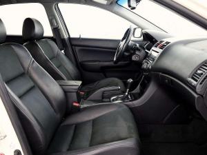 Balts Honda Accord 2008 Šauļi, ar dzinēja tilpumu 2.00 L un nobraukumu 191 tūkst. km par 3750 €, foto 7 vietnē AUTOMOTO.COM.LV