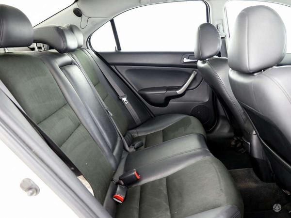 Balts Honda Accord 2008 Šauļi, ar dzinēja tilpumu 2.00 L un nobraukumu 191 tūkst. km par 3750 €, foto 7 vietnē AUTOMOTO.COM.LV