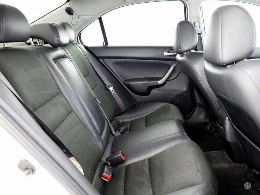 Balts Honda Accord 2008 Šauļi, ar dzinēja tilpumu 2.00 L un nobraukumu 191 tūkst. km par 3750 €, foto 8 vietnē AUTOMOTO.COM.LV