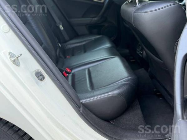 White Honda Accord 2008 in Riga, with an engine capacity of 2.40 L and mileage of 285 thousand km for 2870 €, photo 7 on AUTOMOTO.COM.LV