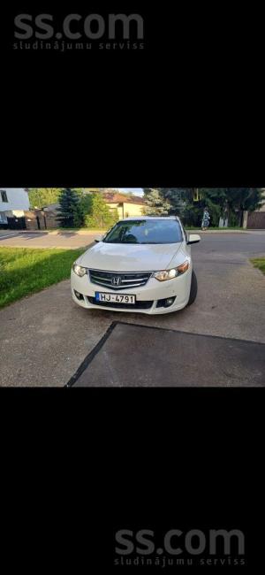 White Honda Accord 2009 in Riga, with an engine capacity of 2.40 L and mileage of 393 thousand km for 2900 €, photo  on AUTOMOTO.COM.LV