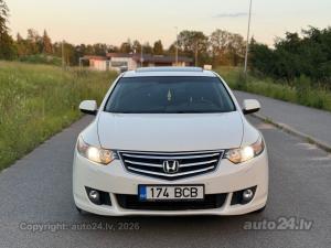 White Honda Accord 2009 in Tartu, with an engine capacity of 2.40 L and mileage of 242 thousand km for 4999 €, photo 3 on AUTOMOTO.COM.LV