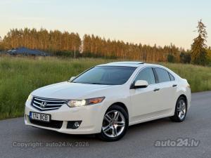 White Honda Accord 2009 in Tartu, with an engine capacity of 2.40 L and mileage of 242 thousand km for 4999 €, photo 4 on AUTOMOTO.COM.LV