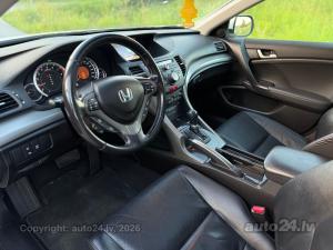 White Honda Accord 2009 in Tartu, with an engine capacity of 2.40 L and mileage of 242 thousand km for 4999 €, photo 9 on AUTOMOTO.COM.LV