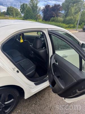Balts Honda Accord 2009 Rīga, ar dzinēja tilpumu 2.40 L un nobraukumu 0 tūkst. km par 3500 €, foto 5 vietnē AUTOMOTO.COM.LV