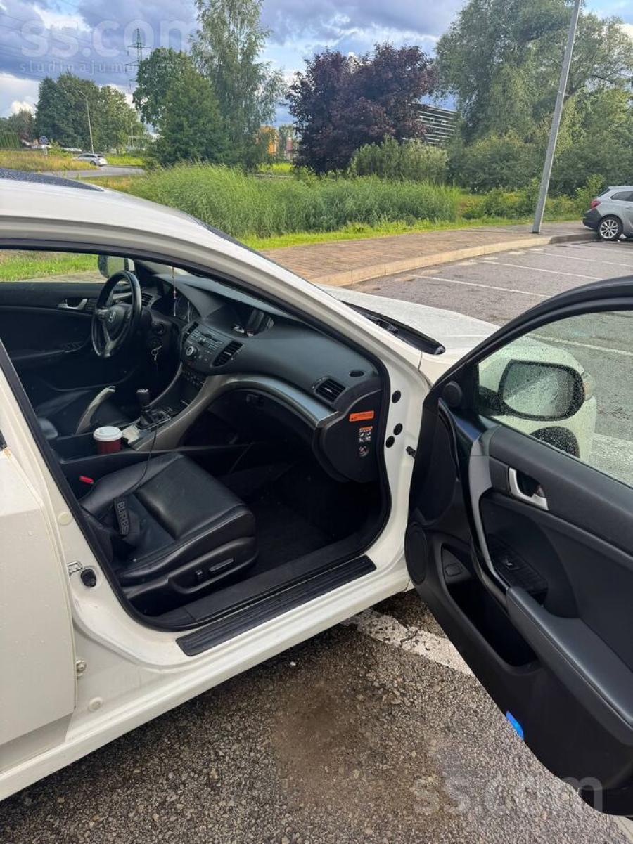 Balts Honda Accord 2009 Rīga, ar dzinēja tilpumu 2.40 L un nobraukumu 0 tūkst. km par 3500 €, foto 6 vietnē AUTOMOTO.COM.LV