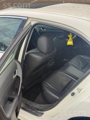 Balts Honda Accord 2009 Rīga, ar dzinēja tilpumu 2.40 L un nobraukumu 0 tūkst. km par 3500 €, foto 10 vietnē AUTOMOTO.COM.LV