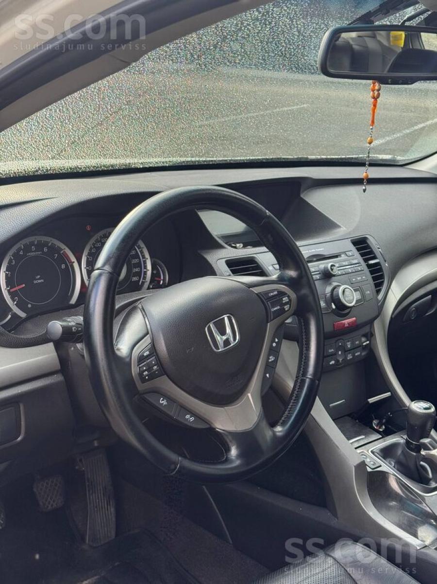 Balts Honda Accord 2009 Rīga, ar dzinēja tilpumu 2.40 L un nobraukumu 0 tūkst. km par 3500 €, foto 11 vietnē AUTOMOTO.COM.LV