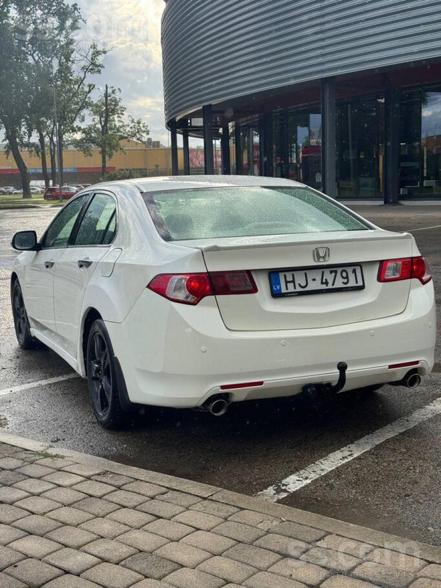 Balts Honda Accord 2009 Rīga, ar dzinēja tilpumu 2.40 L un nobraukumu 0 tūkst. km par 3500 €, foto 13 vietnē AUTOMOTO.COM.LV