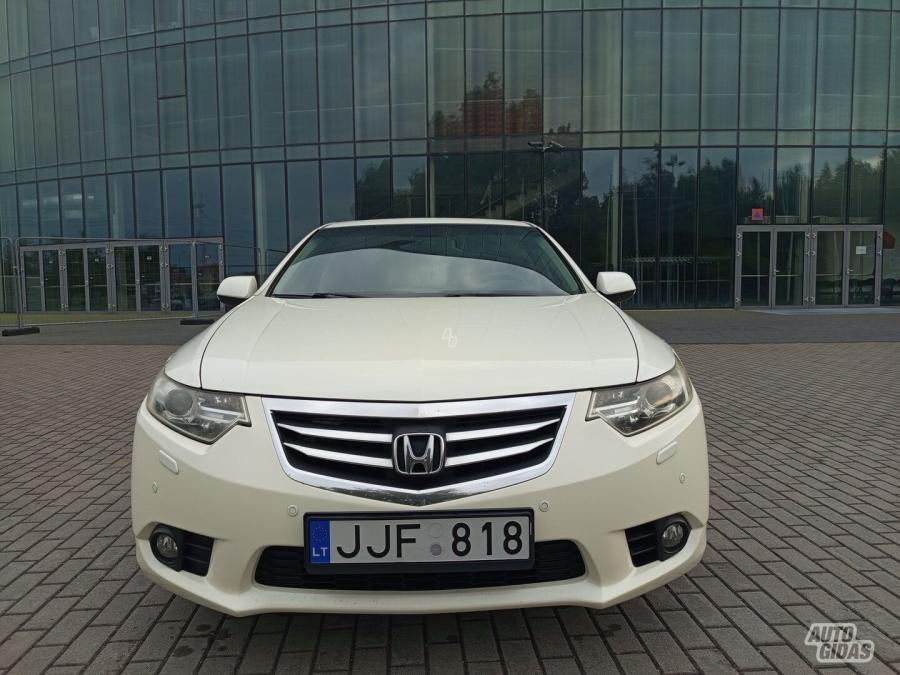 Balts Honda Accord 2011 Šauļi, ar dzinēja tilpumu 2.20 L un nobraukumu 320 tūkst. km par 4850 €, foto 3 vietnē AUTOMOTO.COM.LV