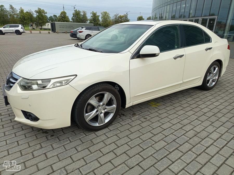 Balts Honda Accord 2011 Šauļi, ar dzinēja tilpumu 2.20 L un nobraukumu 320 tūkst. km par 4850 €, foto 5 vietnē AUTOMOTO.COM.LV