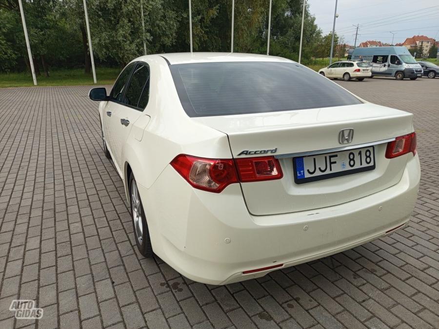 Balts Honda Accord 2011 Šauļi, ar dzinēja tilpumu 2.20 L un nobraukumu 320 tūkst. km par 4850 €, foto 8 vietnē AUTOMOTO.COM.LV