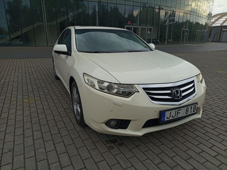 Balts Honda Accord 2011 Šauļi, ar dzinēja tilpumu 2.20 L un nobraukumu 320 tūkst. km par 4850 €, foto 14 vietnē AUTOMOTO.COM.LV